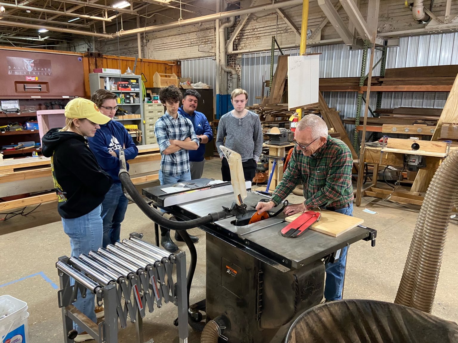Building Furniture for the Interior Spaces - Solar Decathlon Local ...